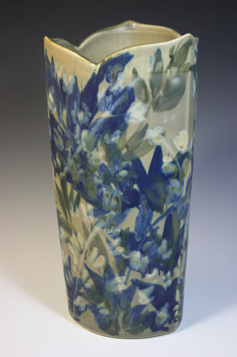 Vase triangle shape – Butterfield Pottery